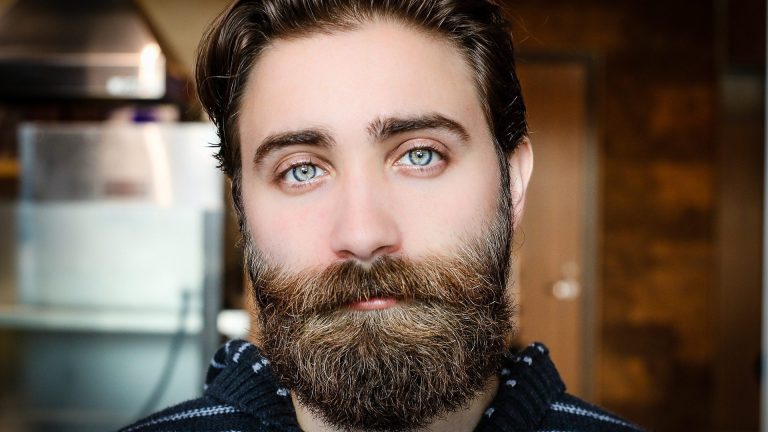 4 Essential Tips by a Dermatologist to Maintain a Healthy Beard ...