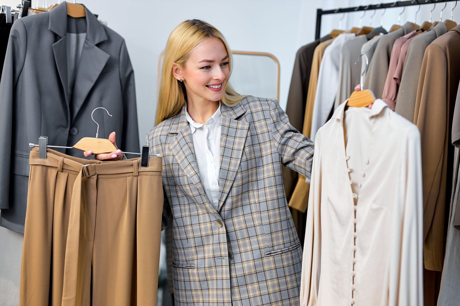 Fashion Meets Function: 3 Dos And Don’ts Of Wearing Stylish Work ...