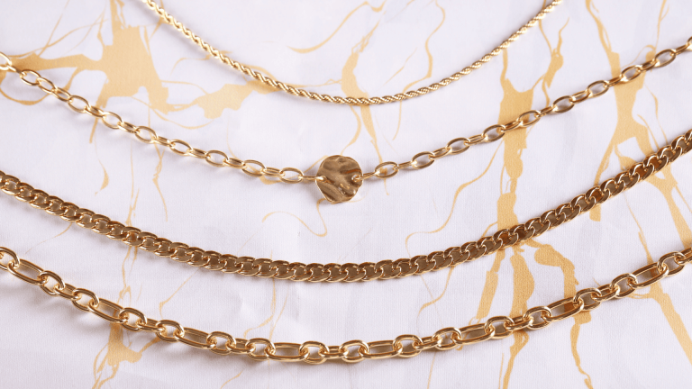 Gold Curb Chains: Your Guide to Picking the Perfect Piece - fashionabc